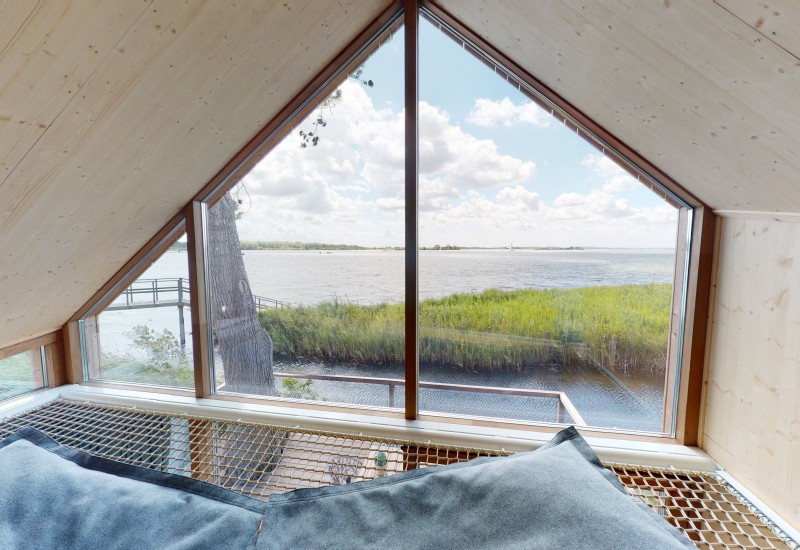 Tiny house aan het Veerse meer | bijzondere-overnachtingen.eu